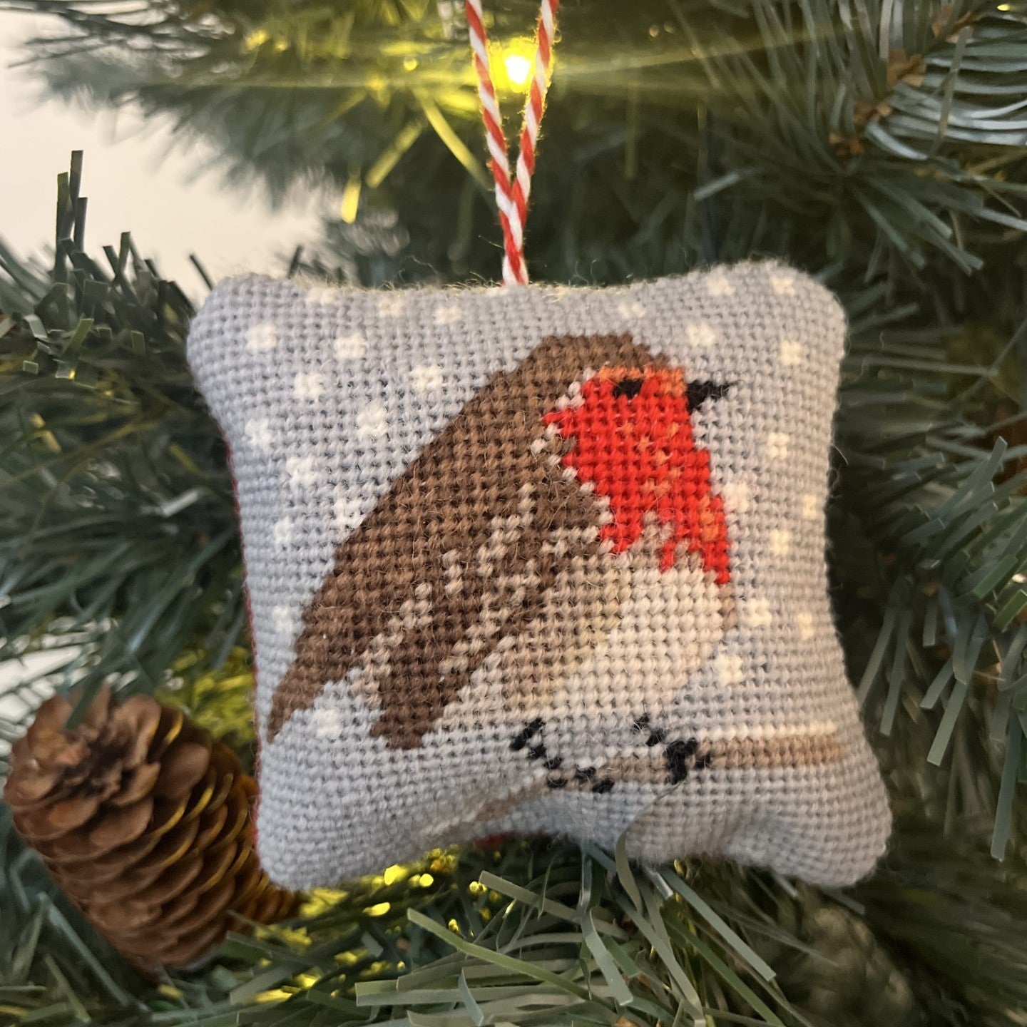 Handmade Robin Christmas Tree Decoration | Fine Cell Work